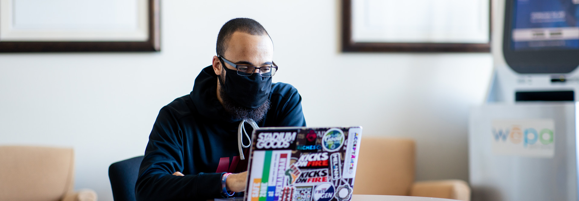 A Financially Sustainable 2:1 Device Program for Higher Ed | EdTech ...